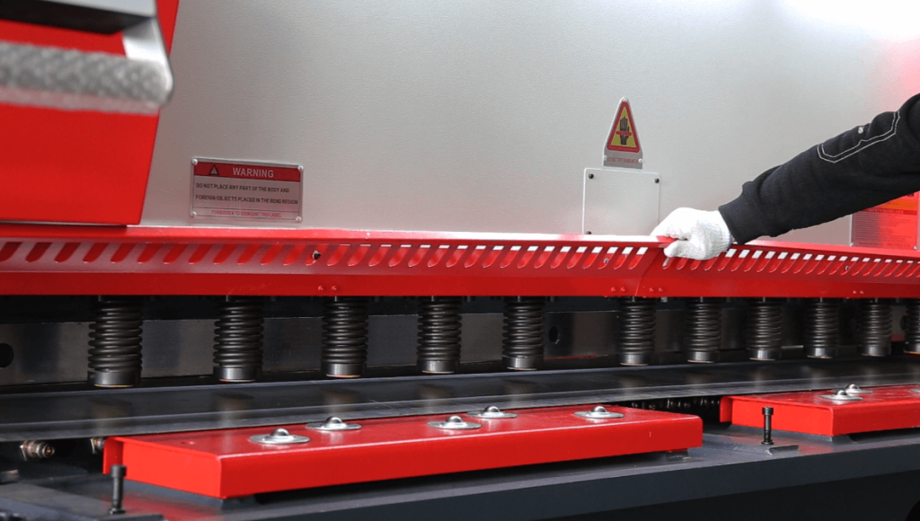 CNC Guillotine Shearing Machine - DurmaPress