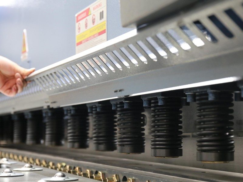 Guide to Hydraulic Shearing Machine Specifications | Industrial Metal ...